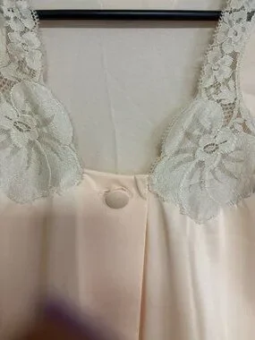 Vanity Fair | Intimates & Sleepwear | Vintage Vanity Fair Peach Lace ...